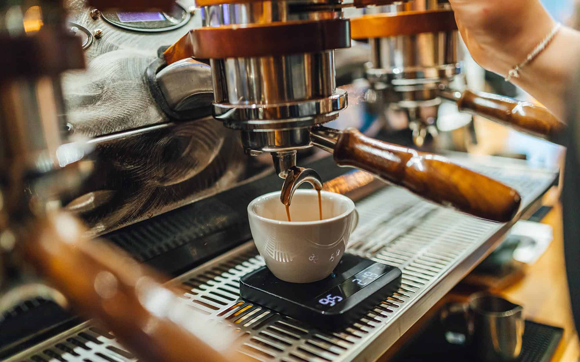 Bean-to-Cup Coffee Machines vs. Espresso Machines